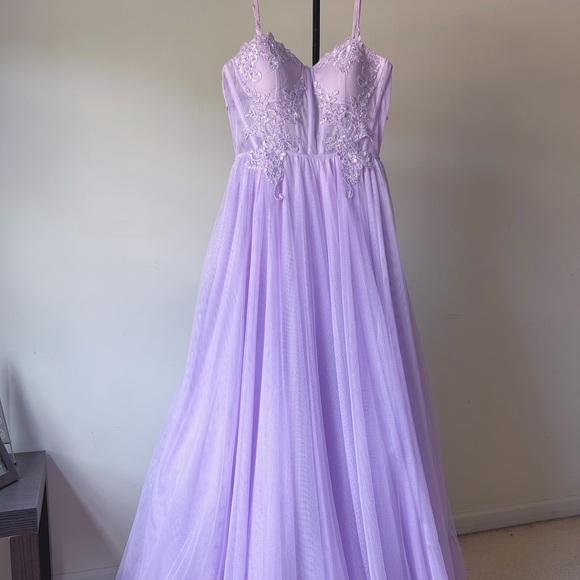Windsor | Dresses | Windsor Purple Corset Prom Dress Ball Gown Size ...